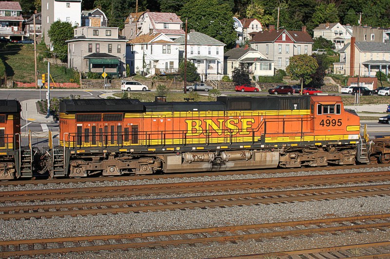 BNSF 4995